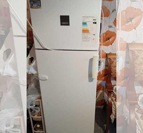 Холодильник Zanussi zrt24100wa