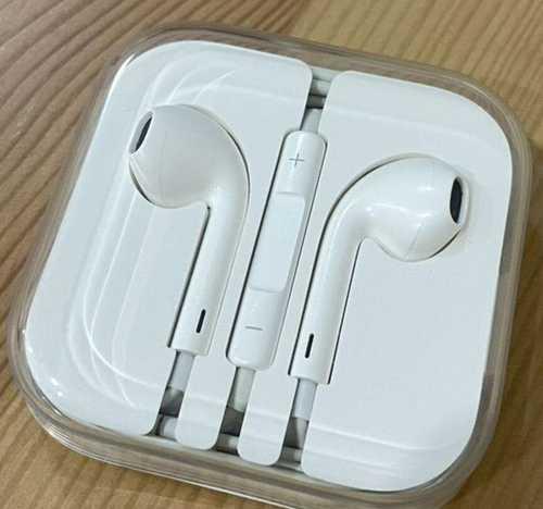 Наушники apple earpods с разъемом lightning