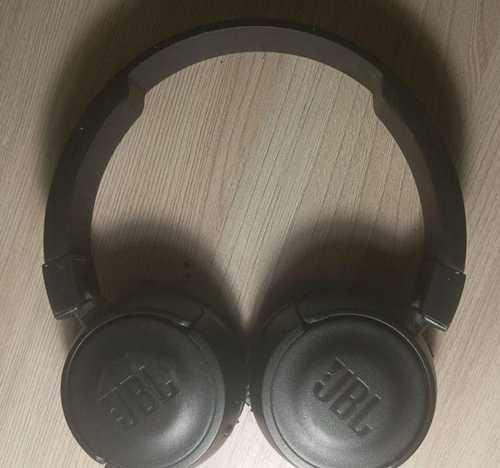 Беспроводные наушники JBL