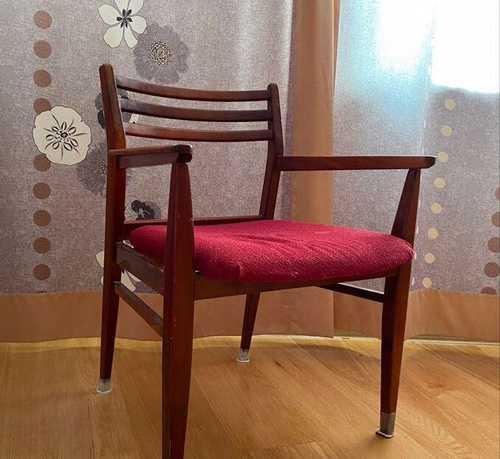 Винтажный стул с подлокотниками Румыния