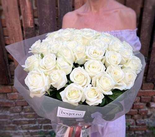 Живые цветы: белая роза, свежие цветы
