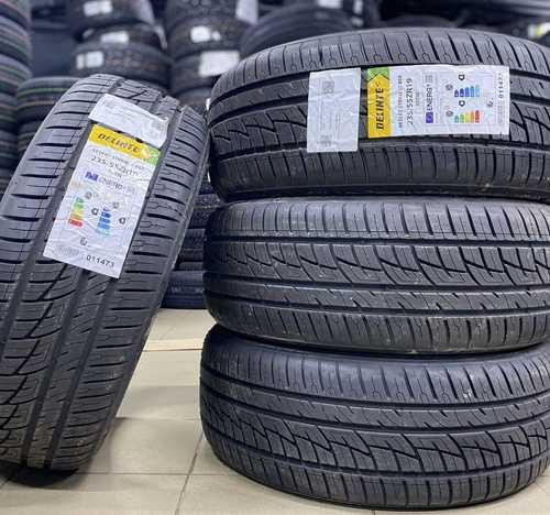 Delinte DS8 235/55 R19 105W