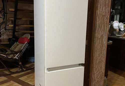 Холодильник встраиваемый AEG б/у