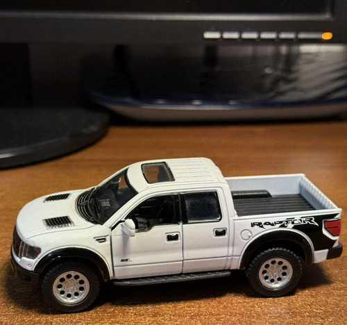 Модель автомобиля Ford F-150 Raptor 1:46