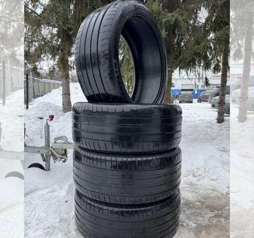 Michelin Pilot Sport 4 255/40 R21 и 265/40 R21 102Y