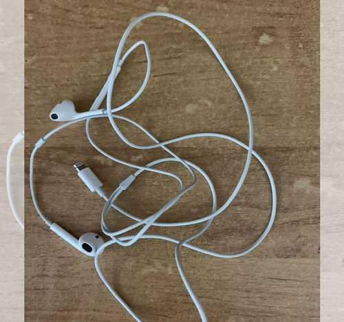 Наушники earpods