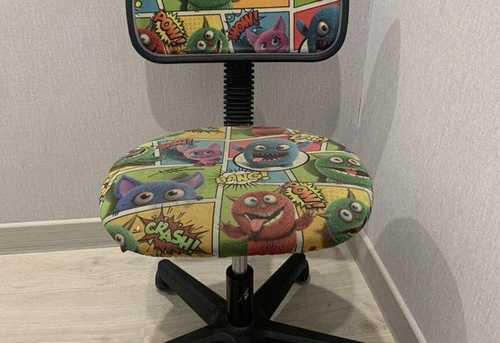 Компьютерное кресло для детей школьника
