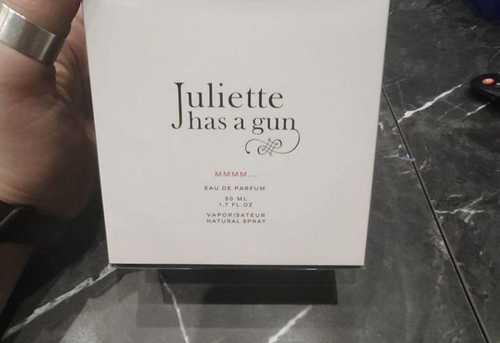 Juliette has a gun