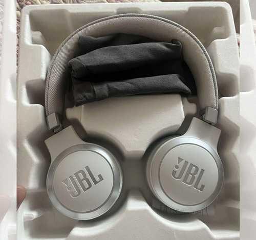 Беспроводные наушники jbl live 670nc