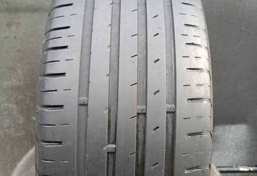 Kumho Ecsta HS51 215/60 R16 95V