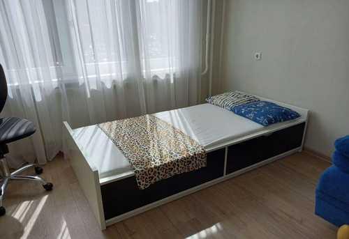 Кровать односпальная IKEA с ящиками и матрасом