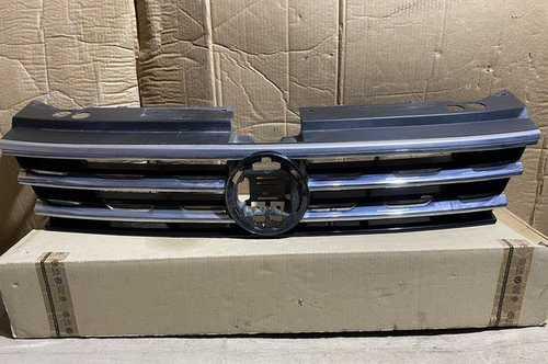 Решетка радиатора Volkswagen Tiguan 2 5NA853653