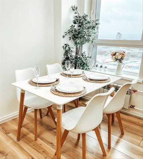 Стол обеденный Eames и 4 стула пластиковых мягких