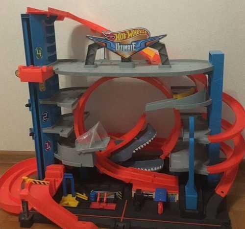 Hot wheels сити невооброзимый гараж