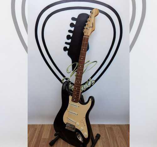 Fender Squier Bullet Stratocaster SSS +Струны