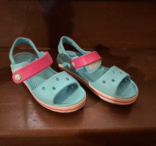 Сандалии crocs j1