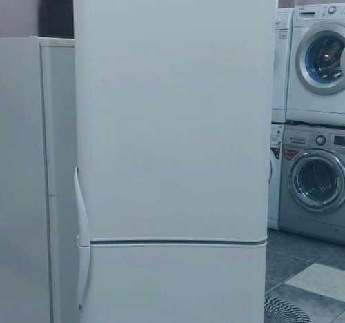 Indesit C132NFG.016 Холодильник No Frost. Гарантия