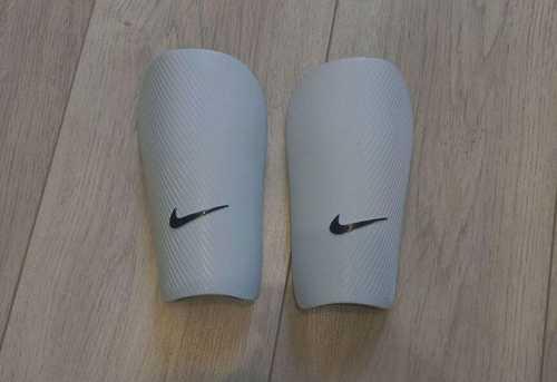 Щитки футбольные Nike детские