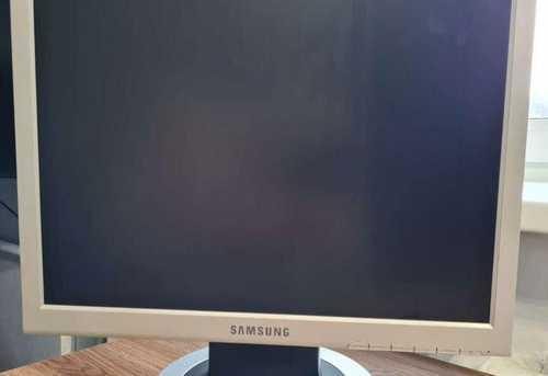 Монитор Samsung SyncMaster913n 19"