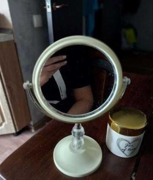 Зеркало и шкатулка