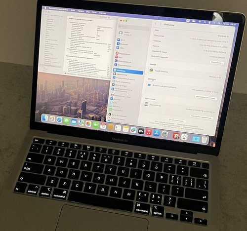 Apple macbook air 2020 i3