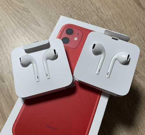 Наушники Apple EarPods with Lightning