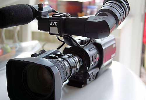 Видеокамера JVC GY-HD111E