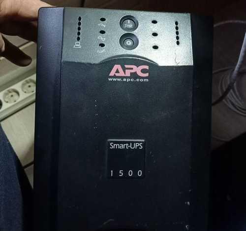 Бесперебойник APC SMART UPS 1500