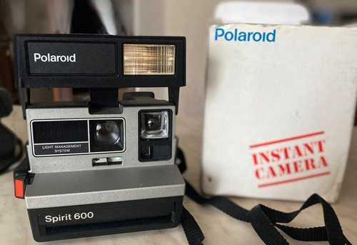 Плёночный фотоаппарат Polaroid