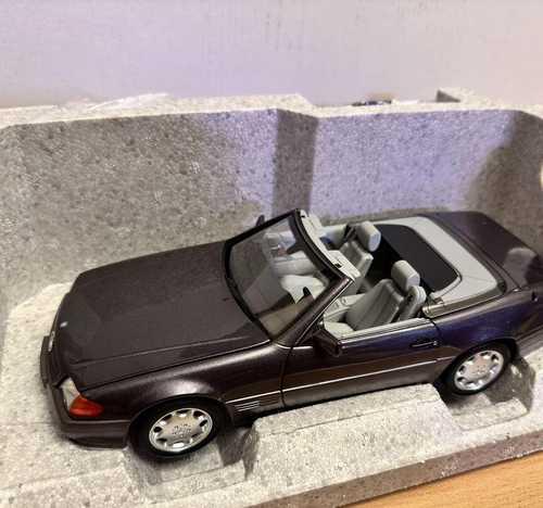 Mercedes-Benz 500 SL (R129) 1989-1995 1:18 Norev