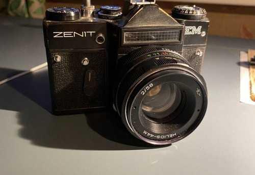 Плёночный фотоаппарат Зенит ем, Helios 44M
