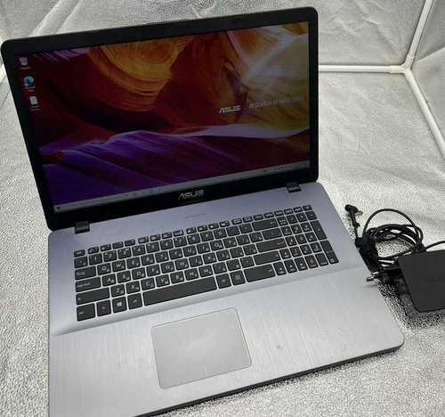 Asus VivoBook 17/i3 6006/ ssd 240 /8gb / MX110