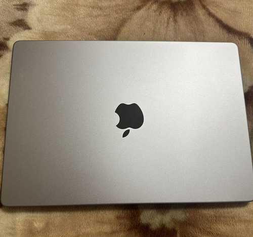 Macbook pro 14 m1pro 16/512 92%