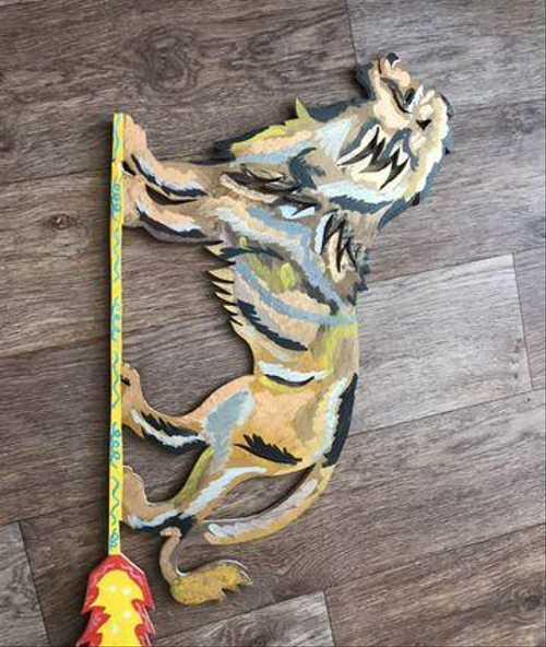 Лев фигура из дерева