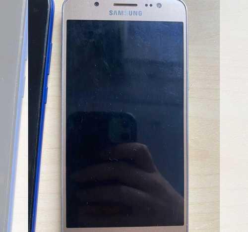 Samsung Galaxy J5 (2016), 2/16 ГБ