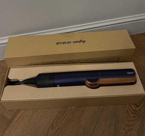 Dyson airstrait