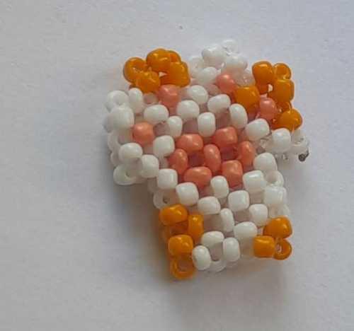 Лапка из бисера