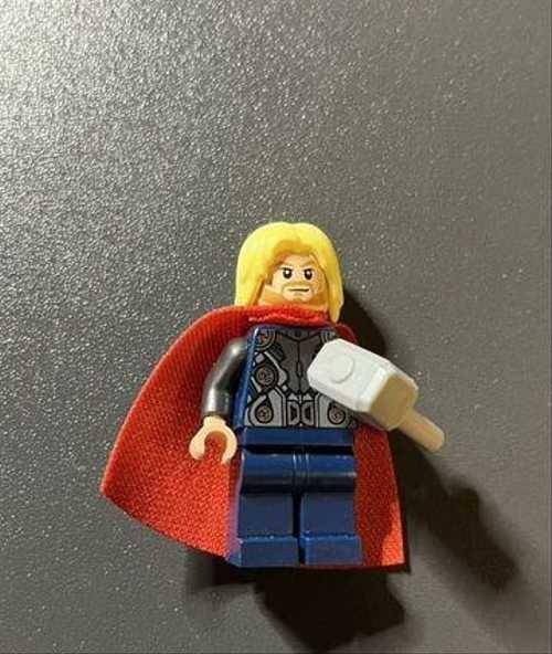 Lego minifigures Thor marvel