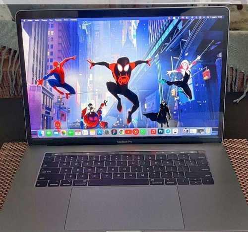 Apple macbook pro 15 (2018)