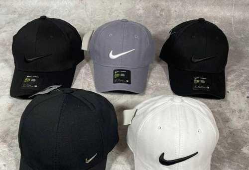 Кепка Nike черная и белая