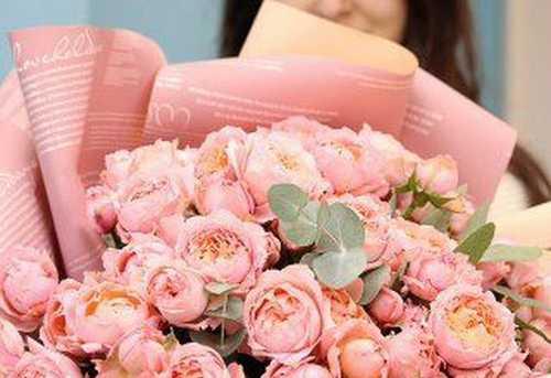 Букет из 25 пионовидных кустовых роз Джульетт
