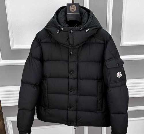 Пуховик Moncler