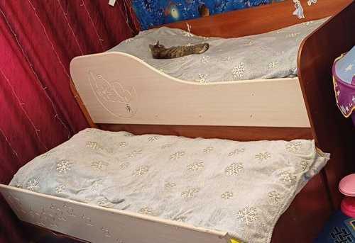 Двухярусная кровать с матрасами бу