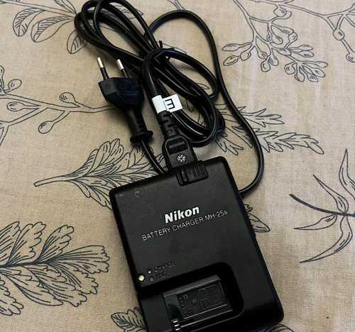 Nikon mh-25a