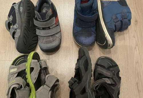 Ботинки, сандалики 25-28 рр