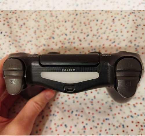 Геймпад Sony Dualshock 4