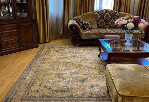 Иранский шелковый ковер в гостинную