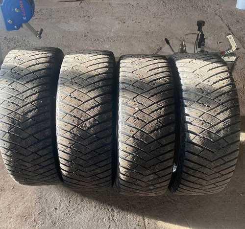 Goodyear UltraGrip Ice Arctic SUV 265/60 R18 114T