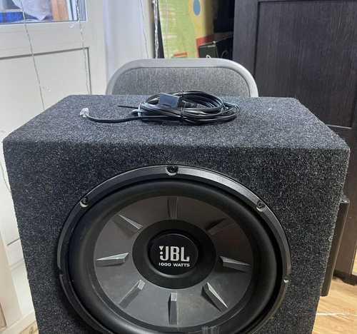 Продам сабвуфер JBL 1210