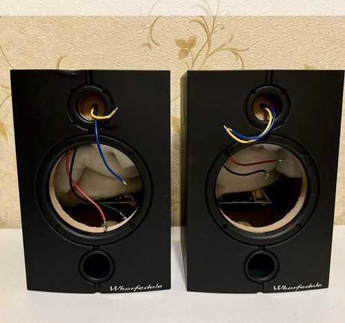 Корпуса от колонок wharfedale diamond 8.1